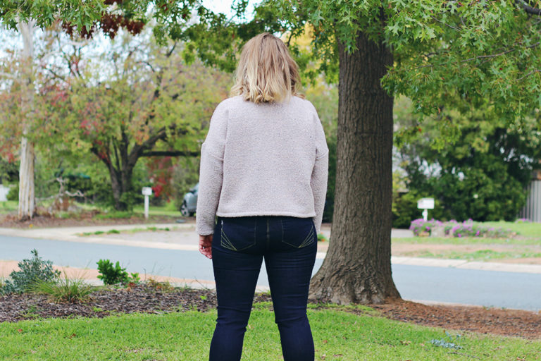 Amanda vs LB Pullover