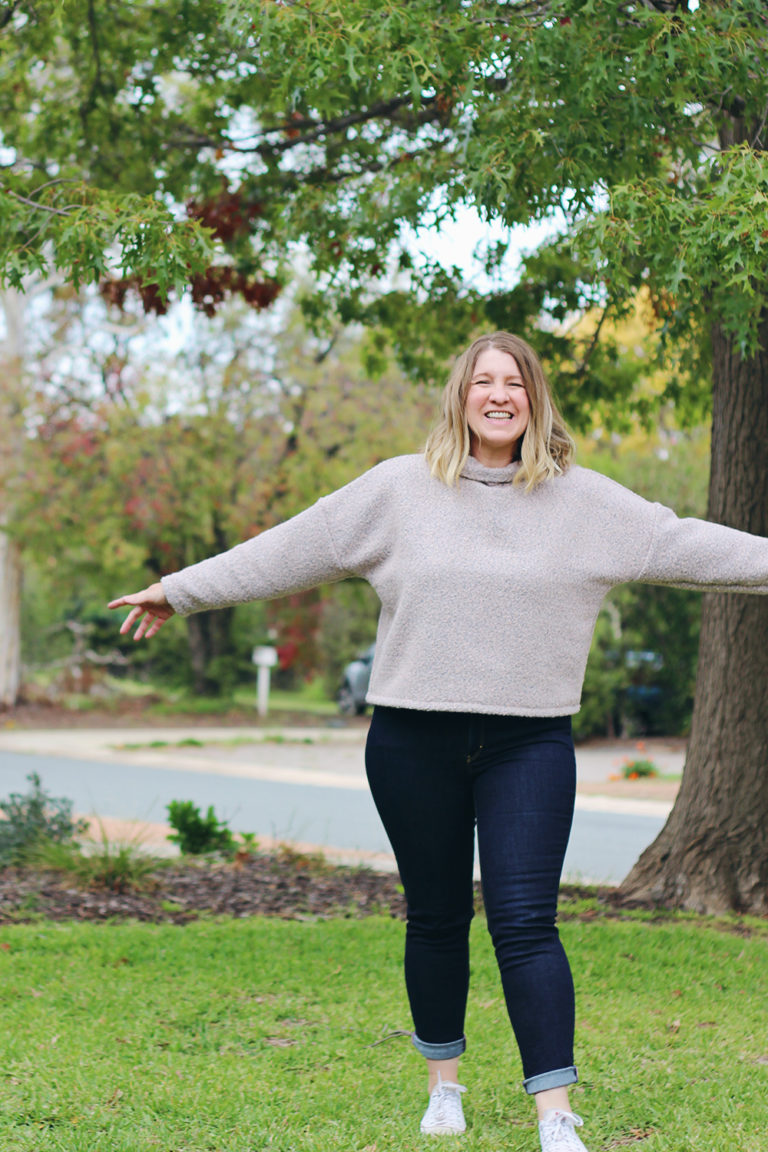 Amanda vs LB Pullover